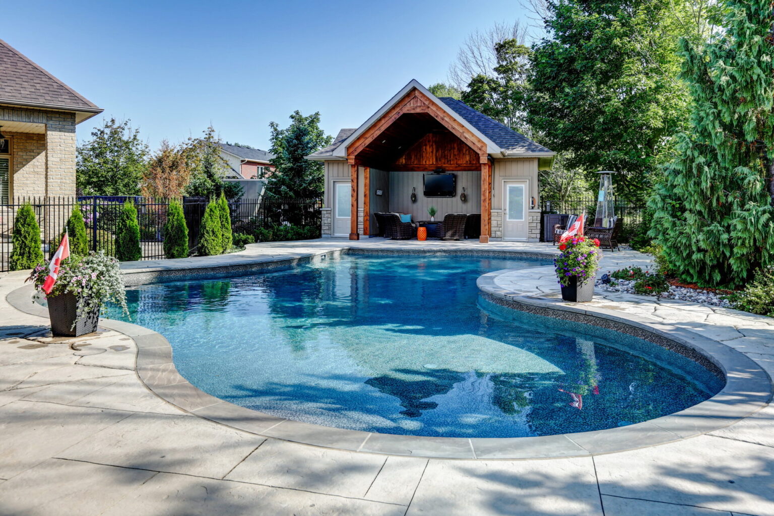 Betz Pools | Luxury Pool Design & Installation in the GTA